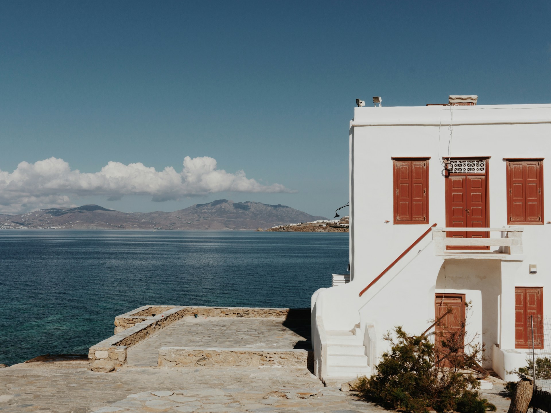 Buying a Property in Greece: Foreigner’s Guide for 2026 | Get Golden Visa